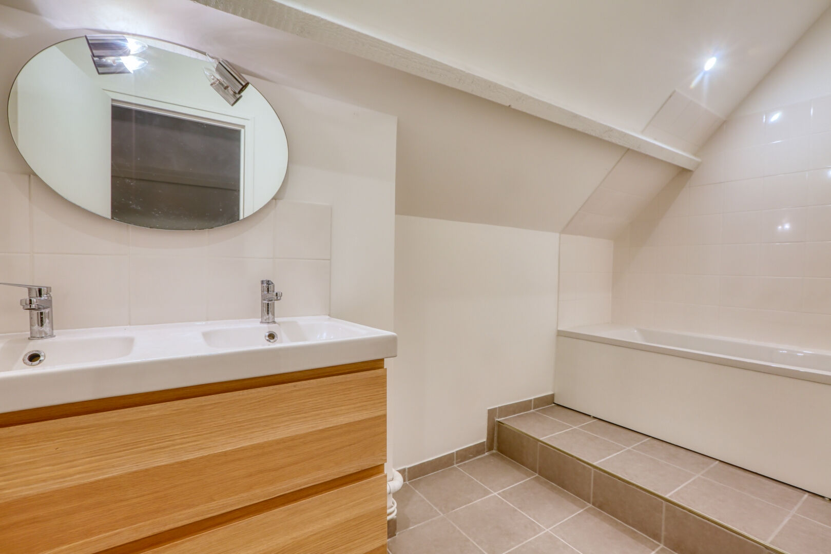Achat Maison 7 pièces Étrépagny 166.49m² 296560€ - l'Adresse Achat Maison 7 pièces Étrépagny 166.49m² 296560€ - l'Adresse